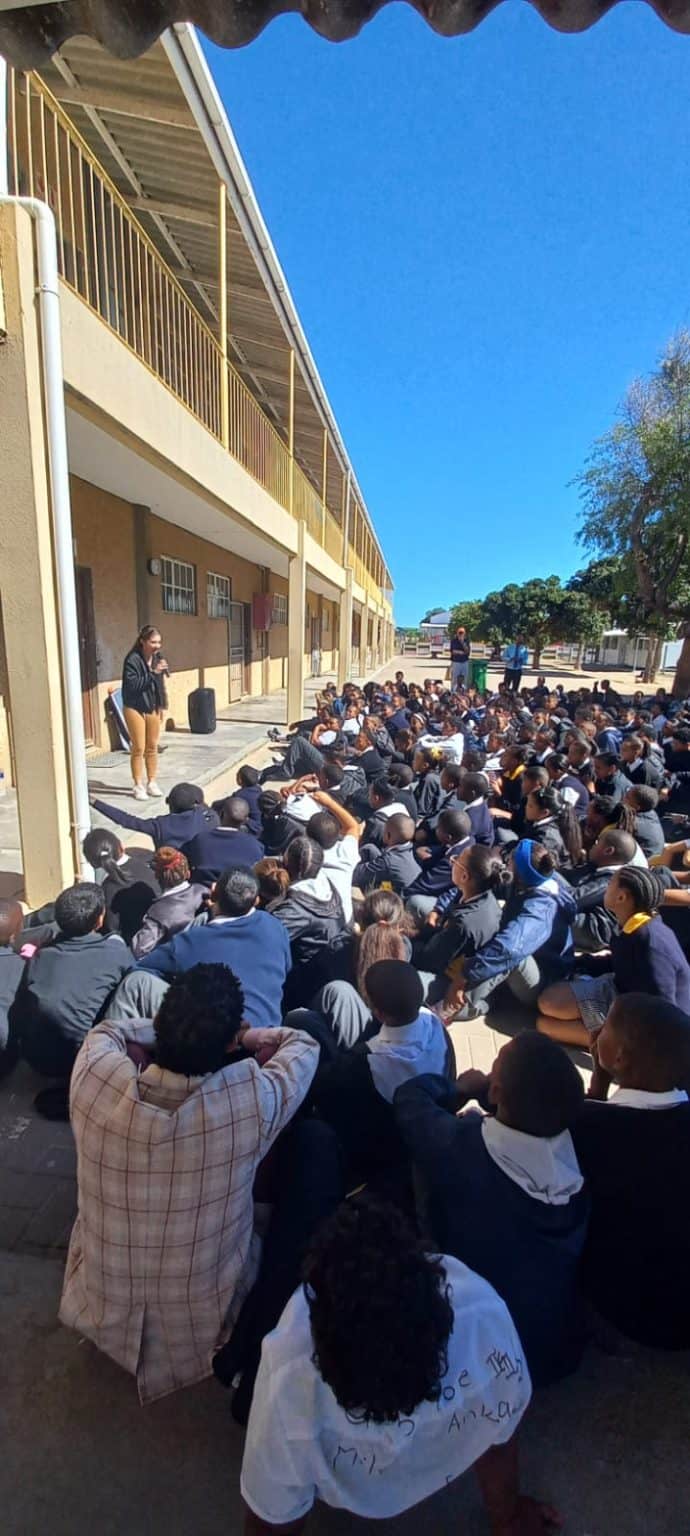 Teenboelieveldtogspan besoek skole in die Weskus - AfriForum